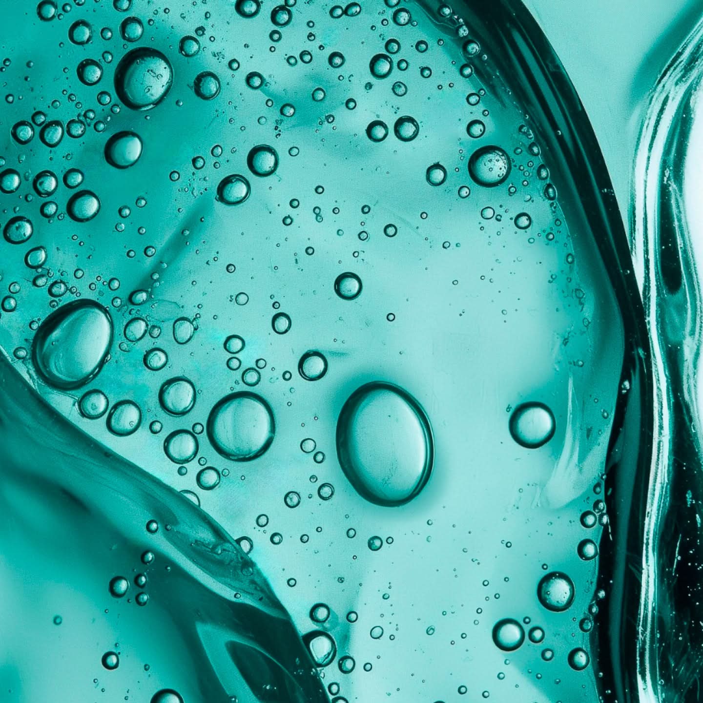 Skincare and body products | Innovative formulas | MANTLE