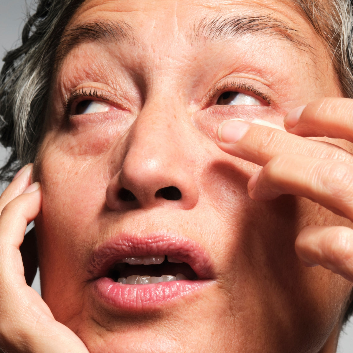 The Smoothing Serum | Triple peptide complex for smoother skin | MANTLE